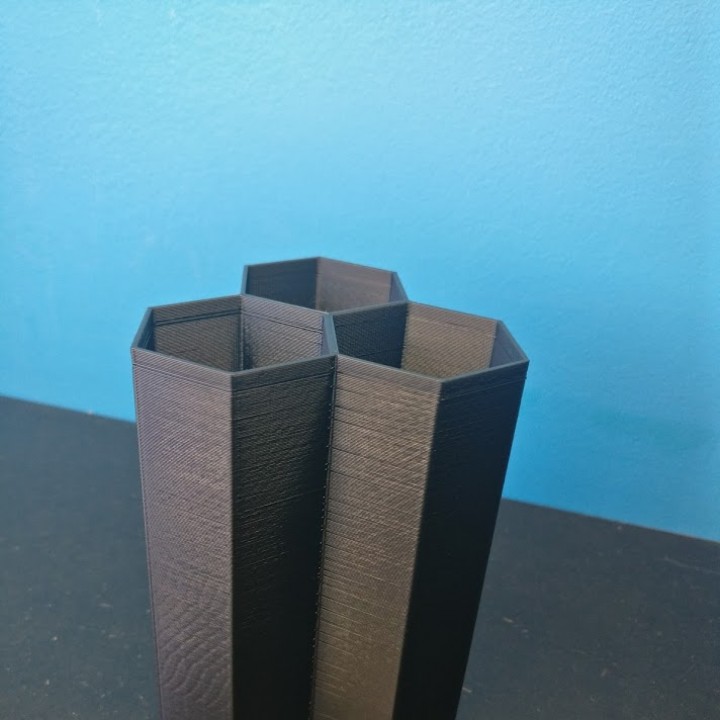 3D Printable Cable Storage Hive by Flo'Tronics