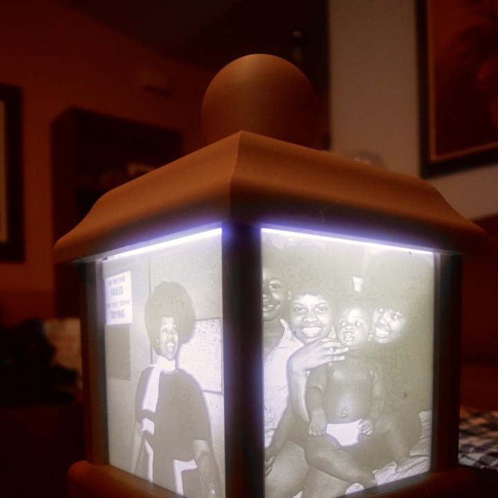 3D Printable Lithophane Box by Chris Bobo