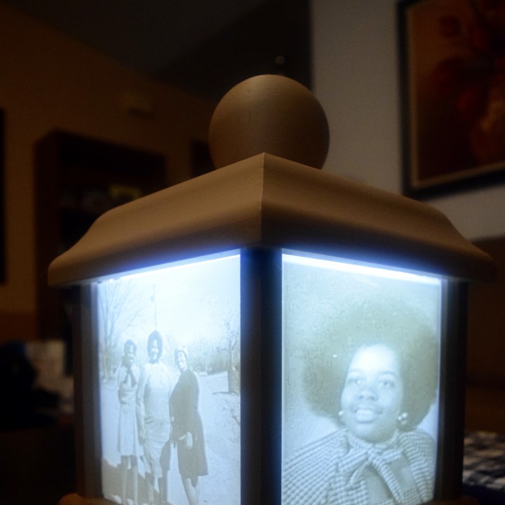 3D Printable Lithophane Box by Chris Bobo