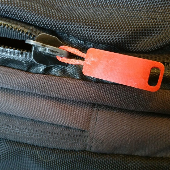 3D Printable Universal Zip Toggle by Josh Forwood