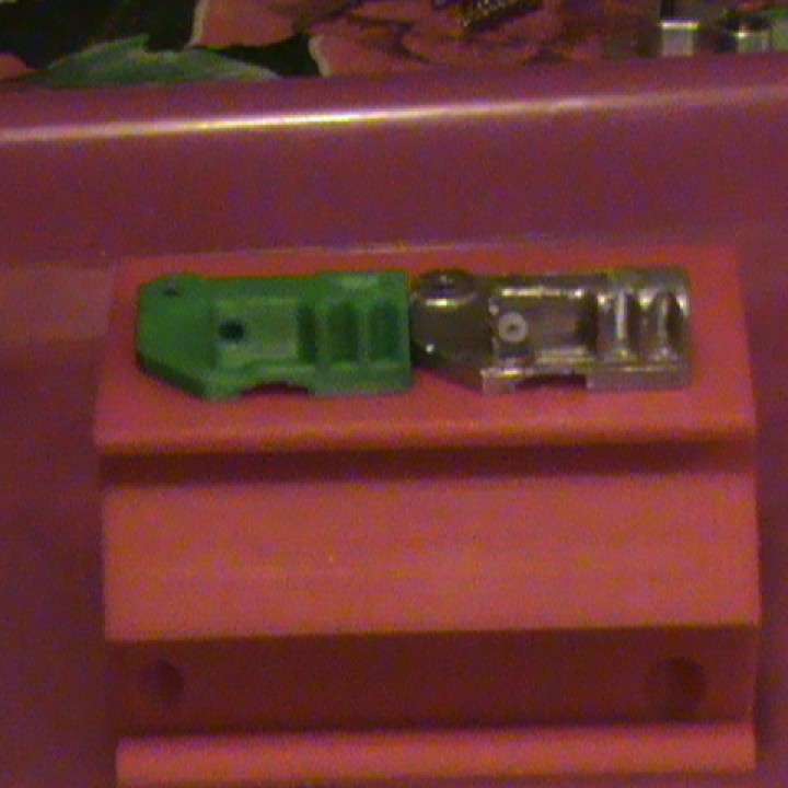 3D Printable Wanhao flexible extruder plate (lost PLA casting) by Larry ...