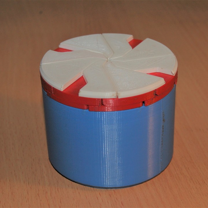 3D Printable Octo-box by Brien Allison