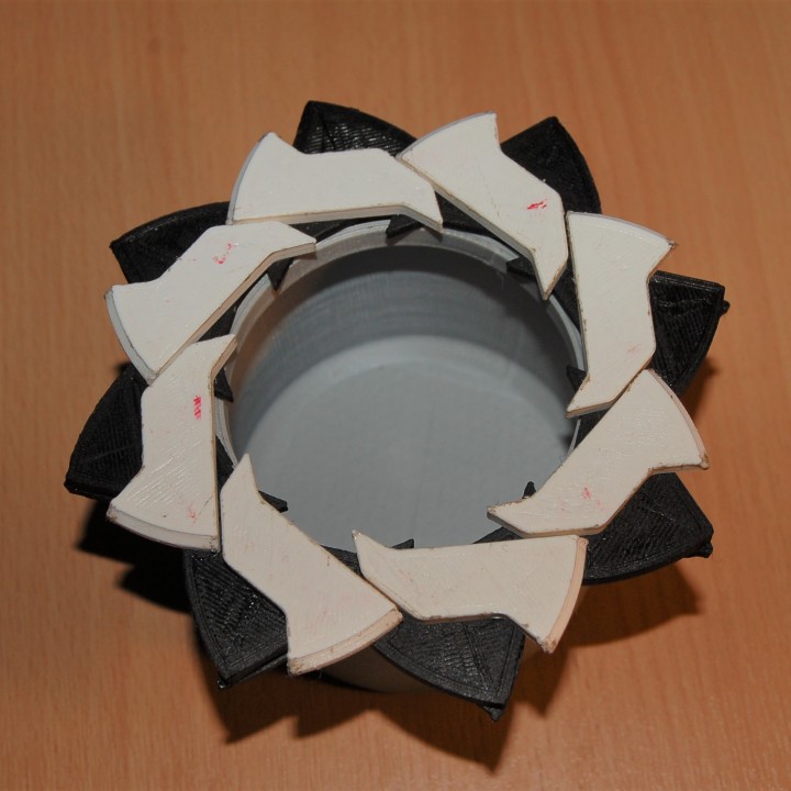 3D Printable Octo-box by Brien Allison