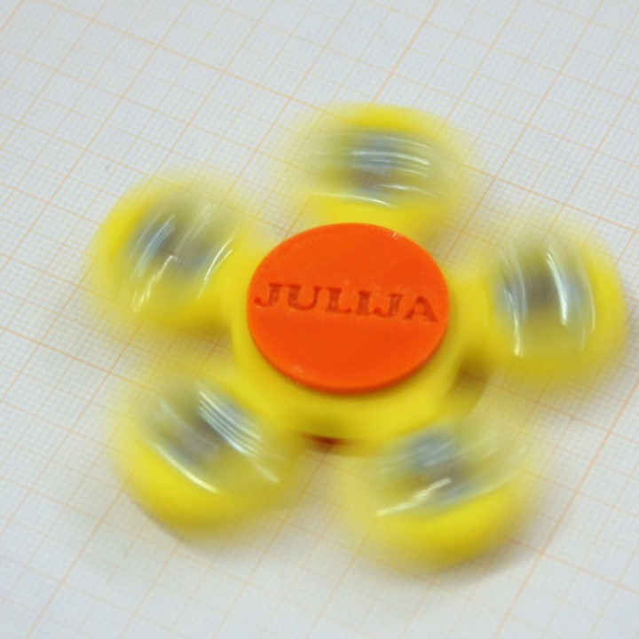 3D Printable Flower Like Fidget With M8 Nuts by MixedGears