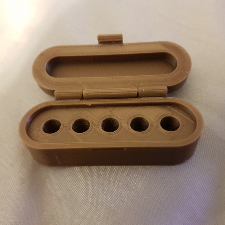 3D Printable Hinged Spare Nozzle Case by Martin