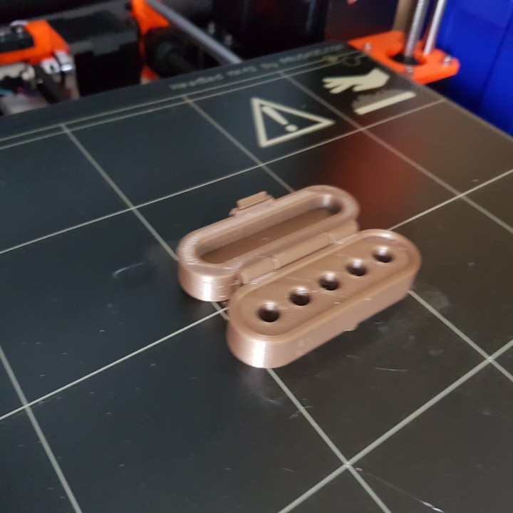 3D Printable Hinged Spare Nozzle Case by Martin