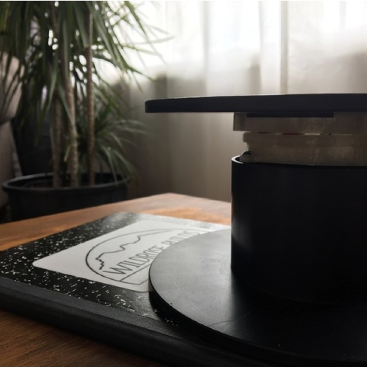 3D Printable Filament Spool Spray Paint Turntable! by WildRoseBuilds