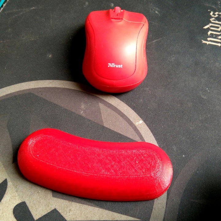 3D Printable Ergonomic Mouse Pad by Fernando Jerez