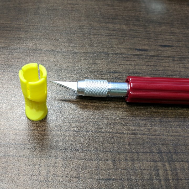 3D Printable X-acto blade cap by Rich Williams