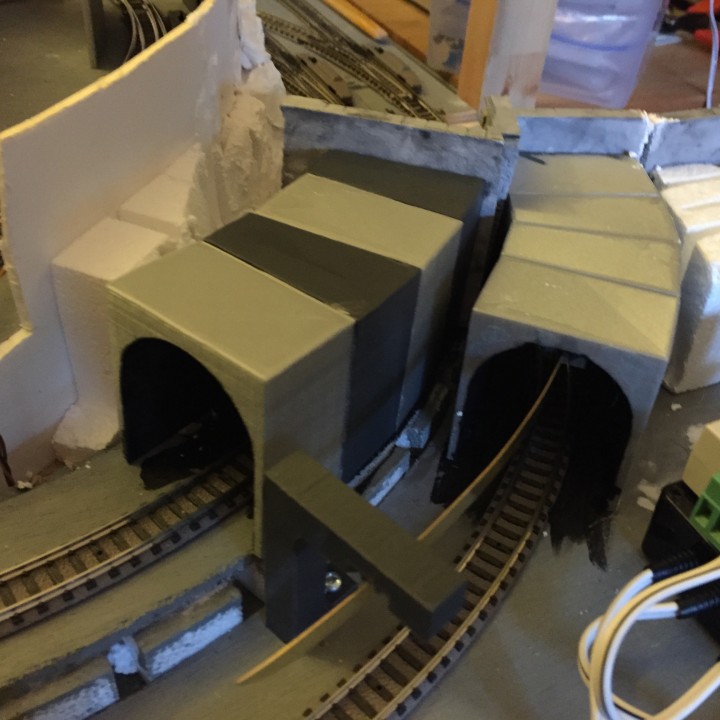 3D Printable N Scale Model Train Tunnel Liners - 8 - 4 Straight, 4 Angled by Martin Gibson