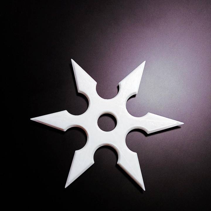 3D Printable Ninja Throwing Star by Sam Pollak