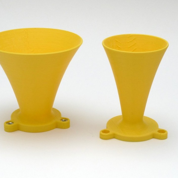 3D Printable Hyperbolic Horn - parametrizable by Martin Schiller