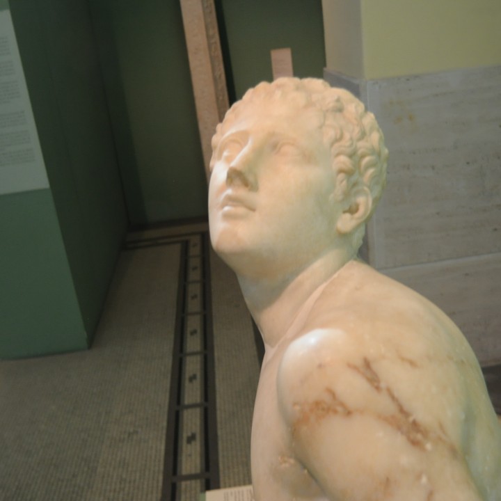 3D Printable Statue of Niobe's Son by Scan The World