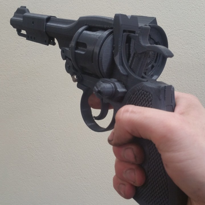 3D Printable Bioshock Pistol by Daniel Lilygreen