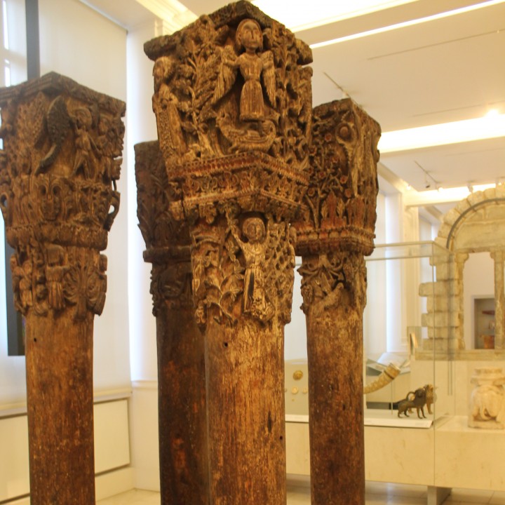 3D Printable 4 Pillars by Scan The World