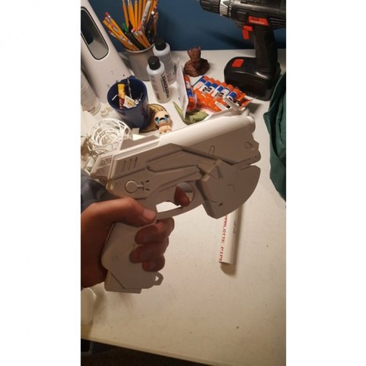 3D Printable DVA gun from Overwatch by Ambient