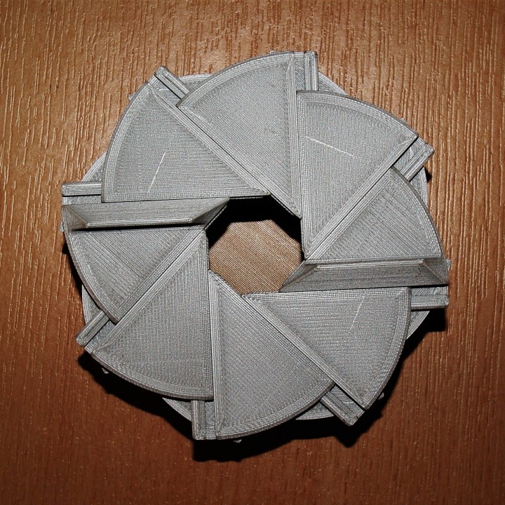 3D Printable Aperture Box by Brien Allison