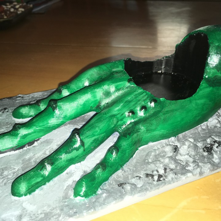 3D Printable Alien Candle Holder by Patrick Cannon