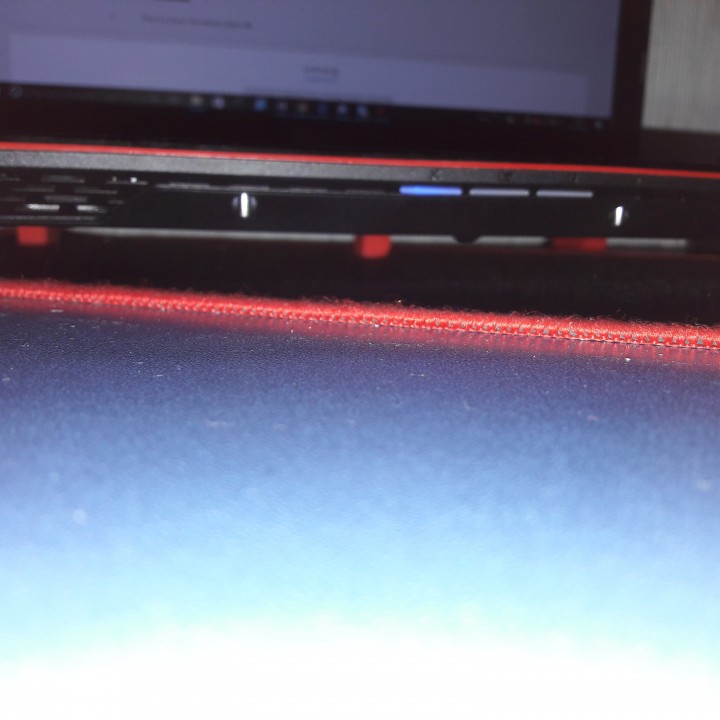 3D Printable Computer feet by Gonzalo Perez