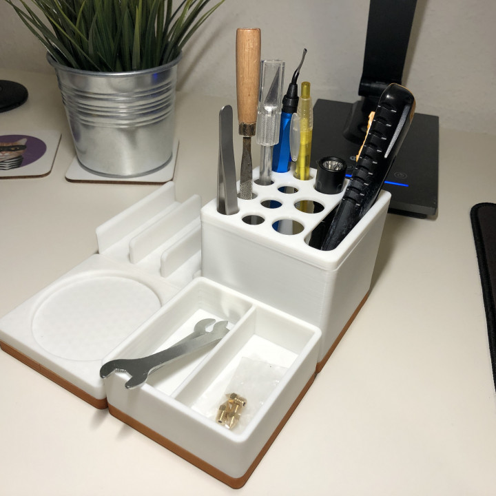 3D Printable Modular Desk Organizer by Duncan Smith