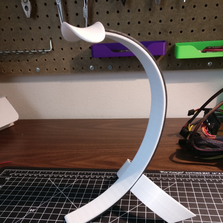 3D Printable Color Split Headphone Stand by drei