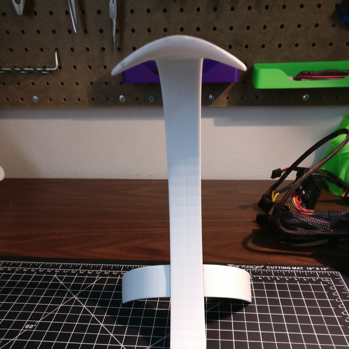 3D Printable Color Split Headphone Stand by drei
