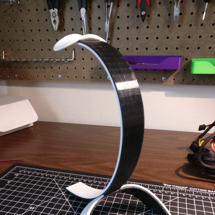 3D Printable Color Split Headphone Stand by drei