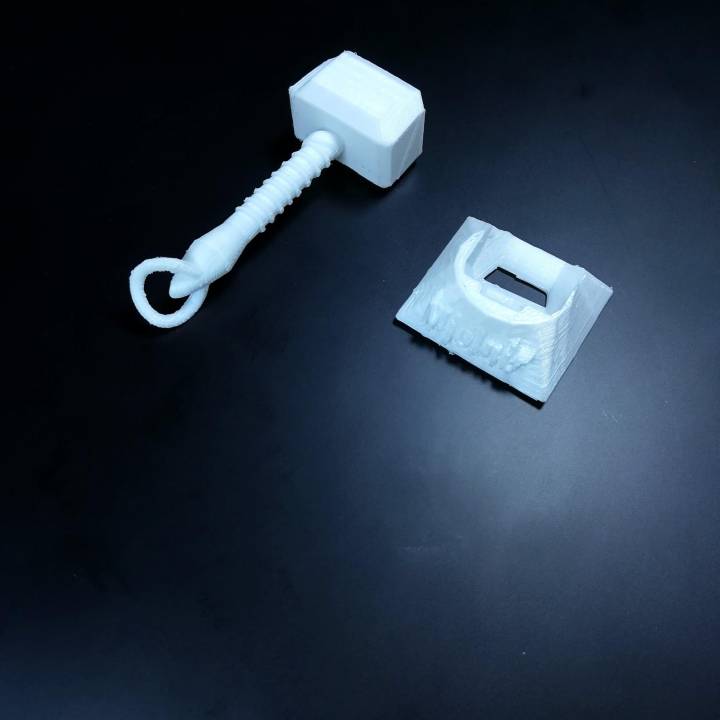 3D Printable Mjolnir by Tyler Pittman