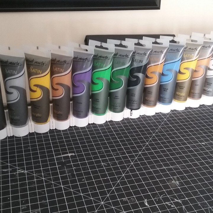 3D Printable Paint tube bracket (screw mounted) by Fergal kelly