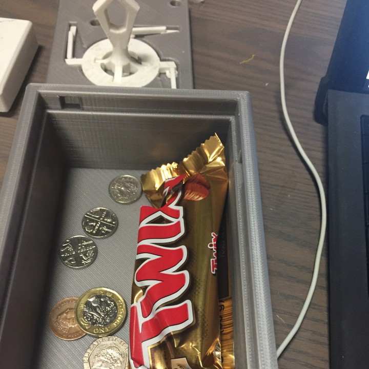 3D Printable Lock Box Simple by Evan Johannigman