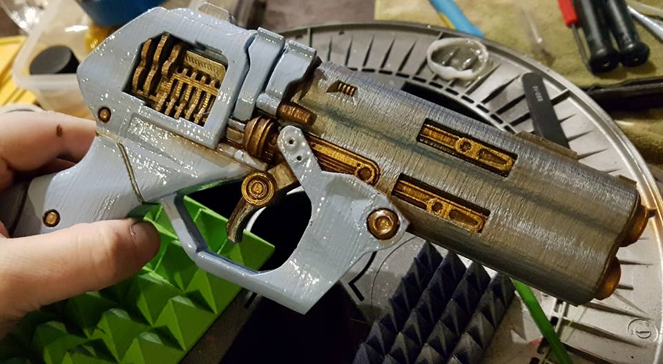 3D Printable Bladerunner 2049 Luv Gun by Mike Milner