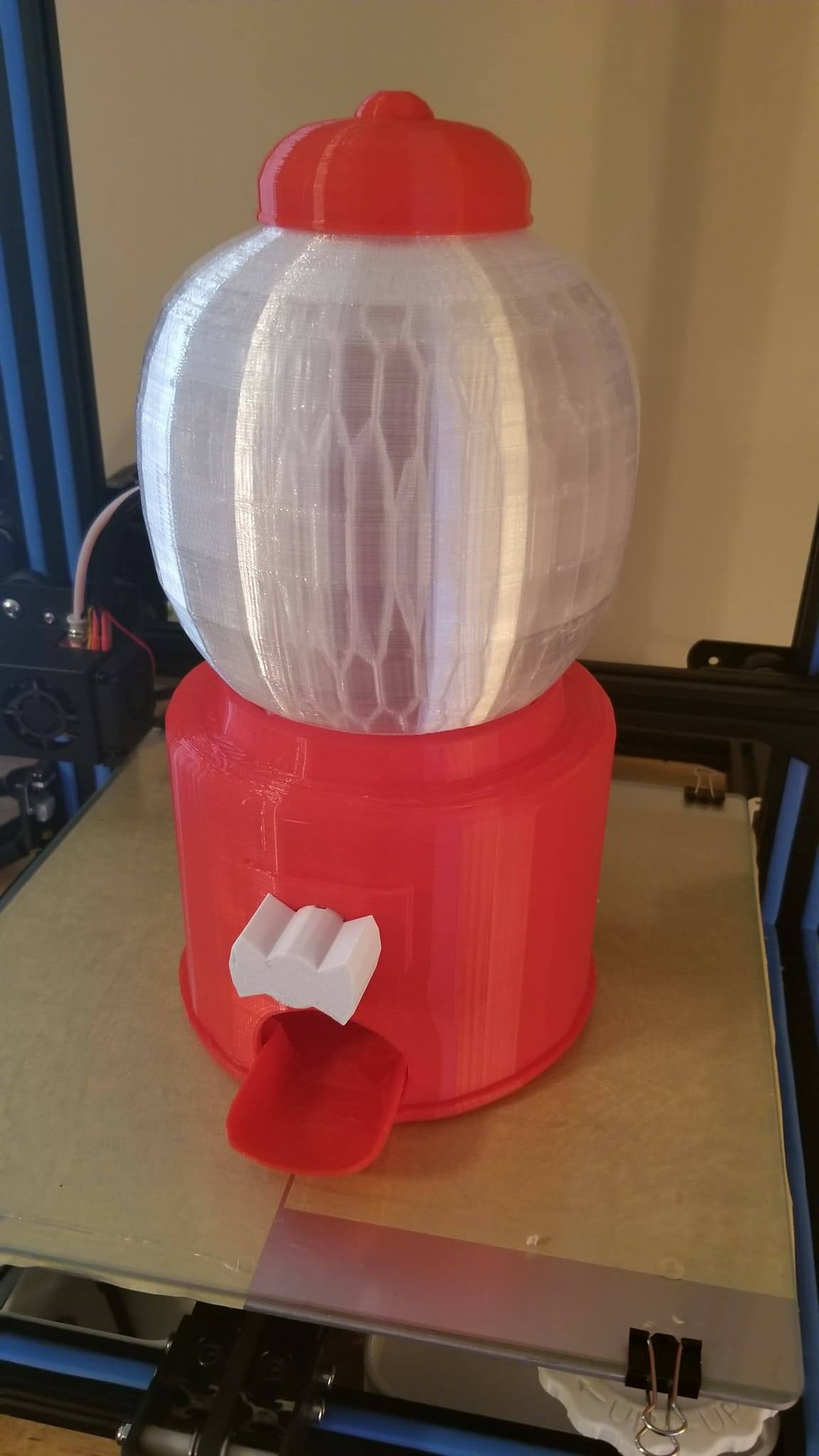 3D Printable Mini Candy Machine v2 by Tanya Wiesner