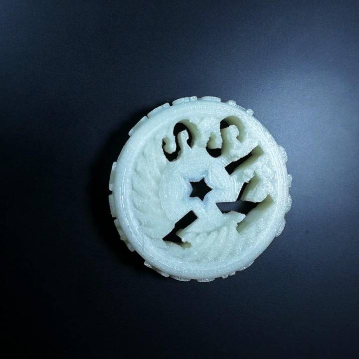 3D Printable Holiday Kiss Coin by Raul Jimenez