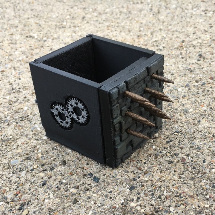 3D Printable Miniature Sliding Spike Trap by Arthur Melander