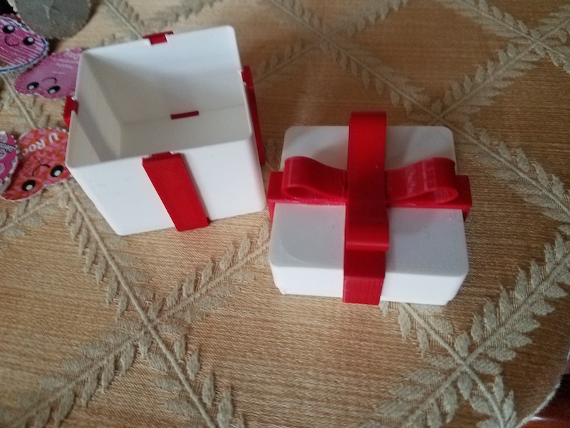 3D Printable Gift Box by Vladimir Mariano
