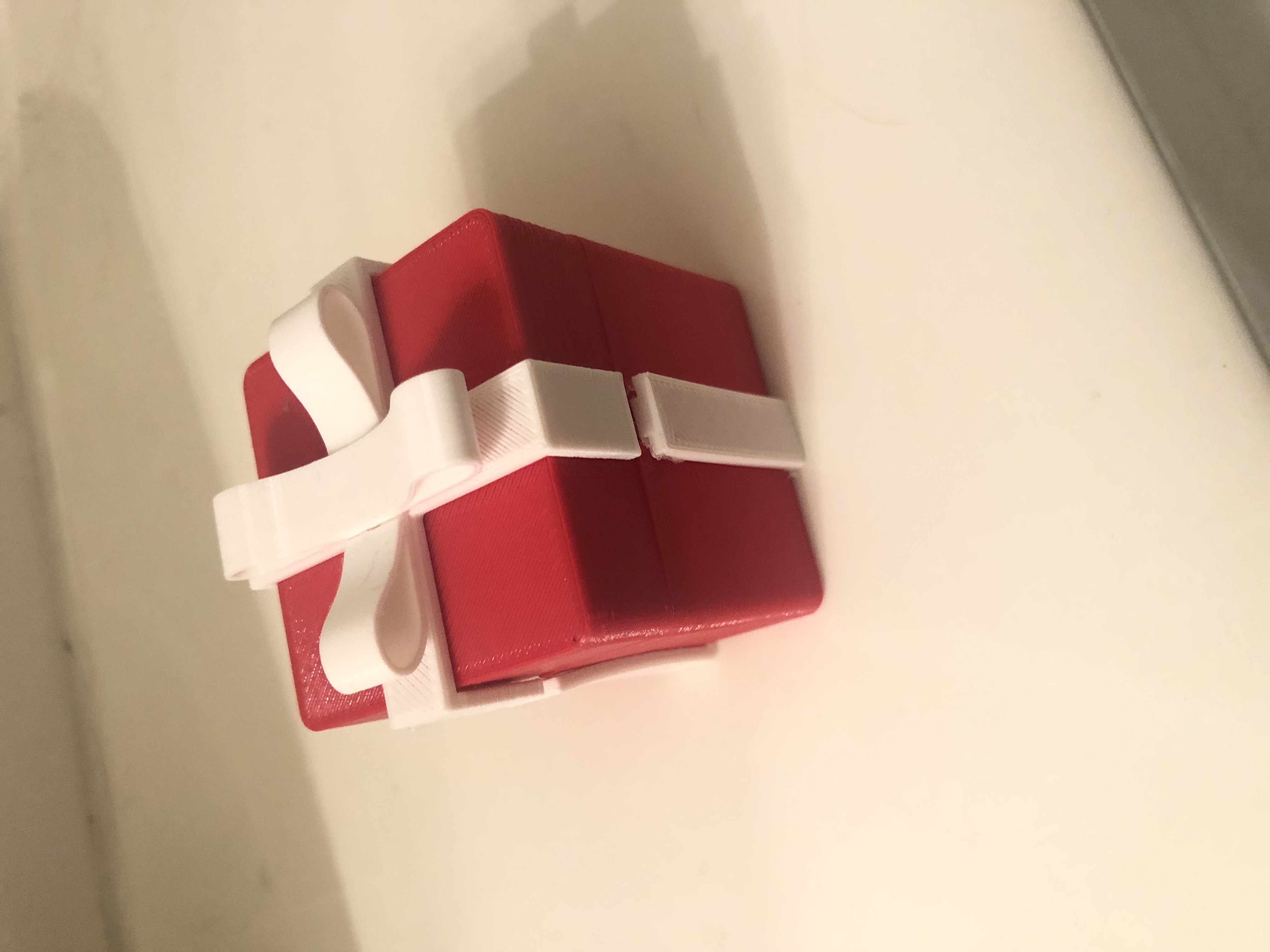 3D Printable Gift Box by Vladimir Mariano
