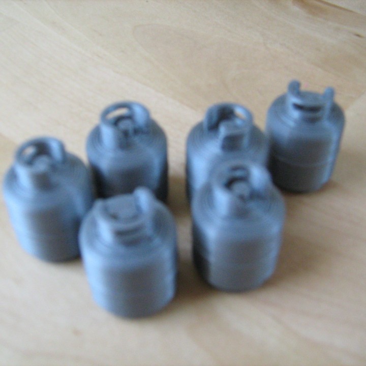 3D Printable Small Propane Tank (1:18 scale) by Adrian Herbez