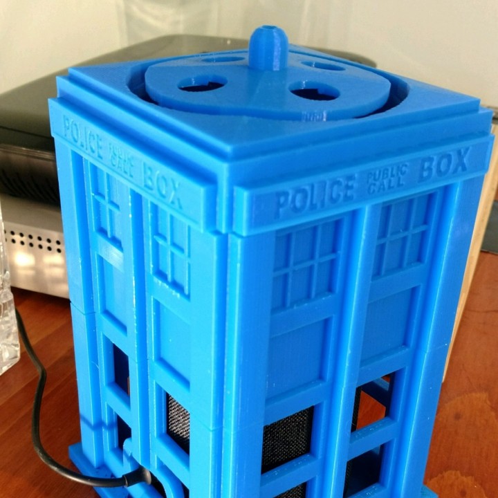 3D Printable Echo 2 Tardis Cover by Antonio Bruno
