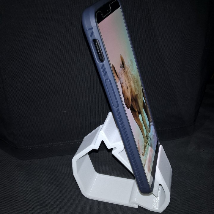 3D Printable Rhino phone & tablet stand by Flavio Di Quattro