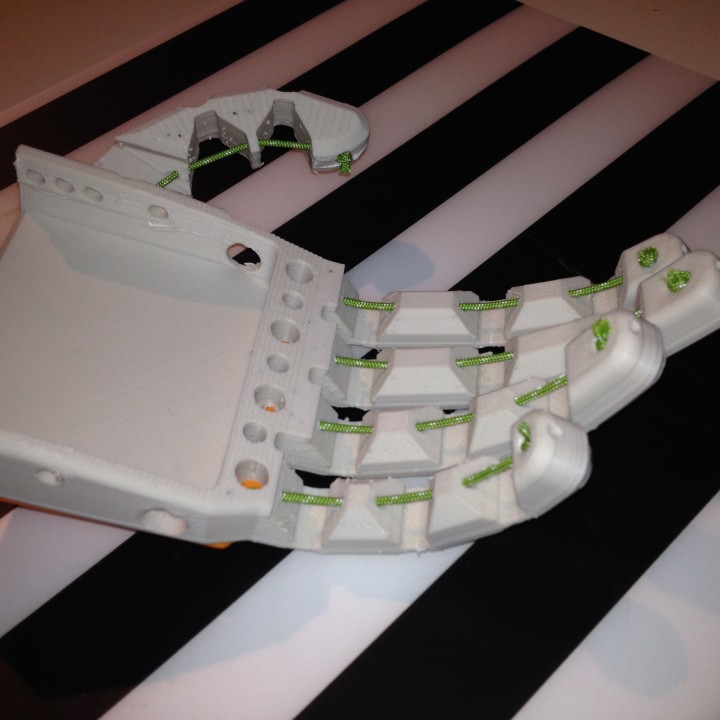 3D Printable MULTIHAND 3.0 by Macaroni Divisioni