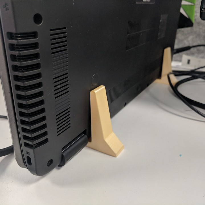 3D Printable Vertical Laptop Stand by Me3D
