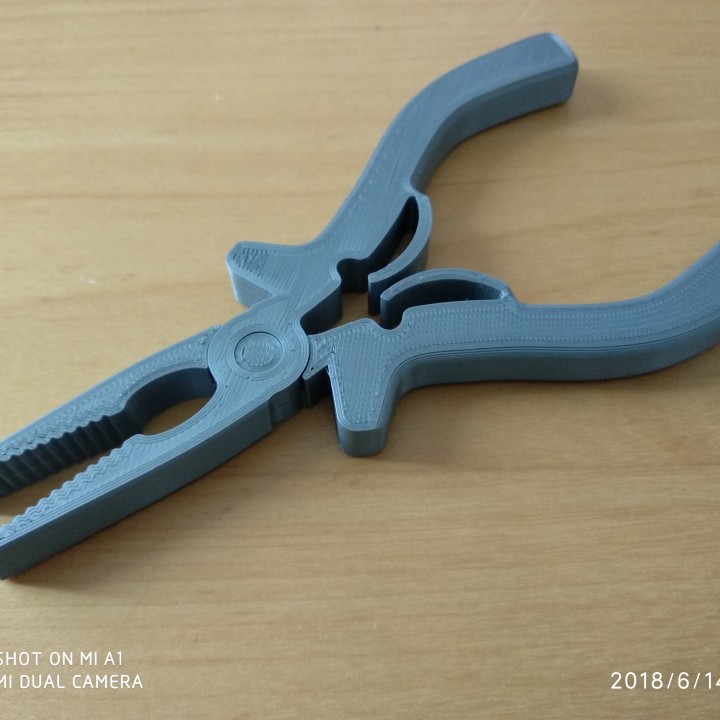 3D Print of Pliers - Self Opening by schuetzi99