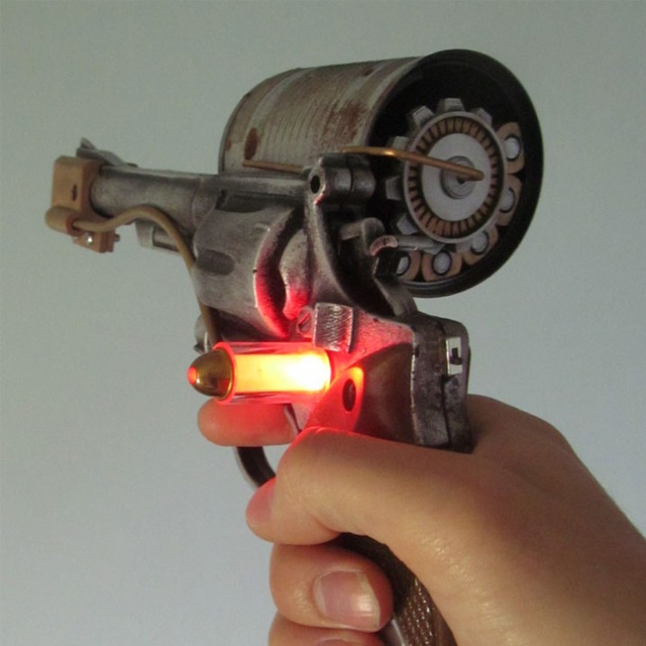 3D Printable Bioshock pistol parts by Caramellcube