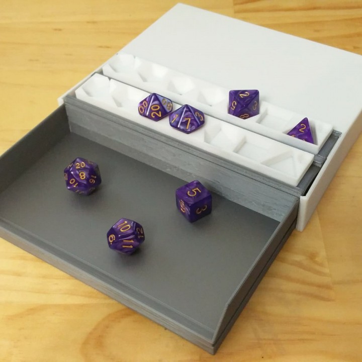 3D Printable Roll Playing dice box by Stephen King