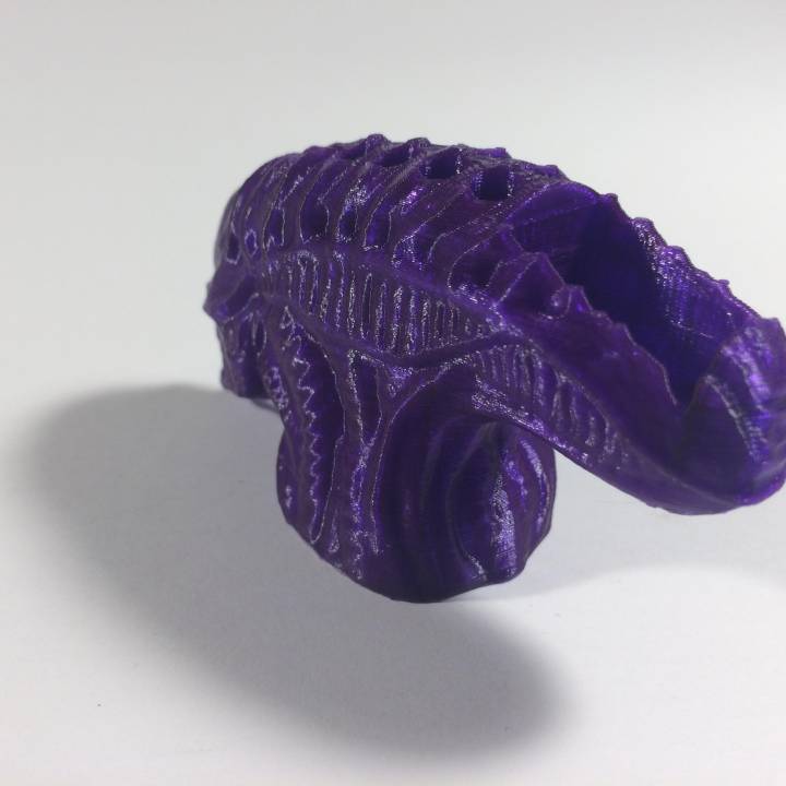 3D Printable alien pen holder by Moreno Ted