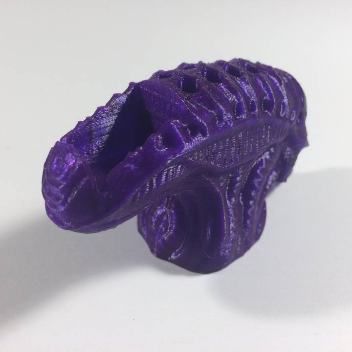 3D Printable alien pen holder by Moreno Ted