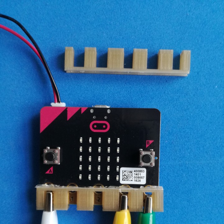 3D Printable Micro:bit crocodile clips holder by Lillian Brevik