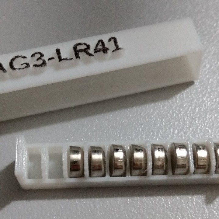 3D Printable Button Cells Holder by Jean-Philippe Carel