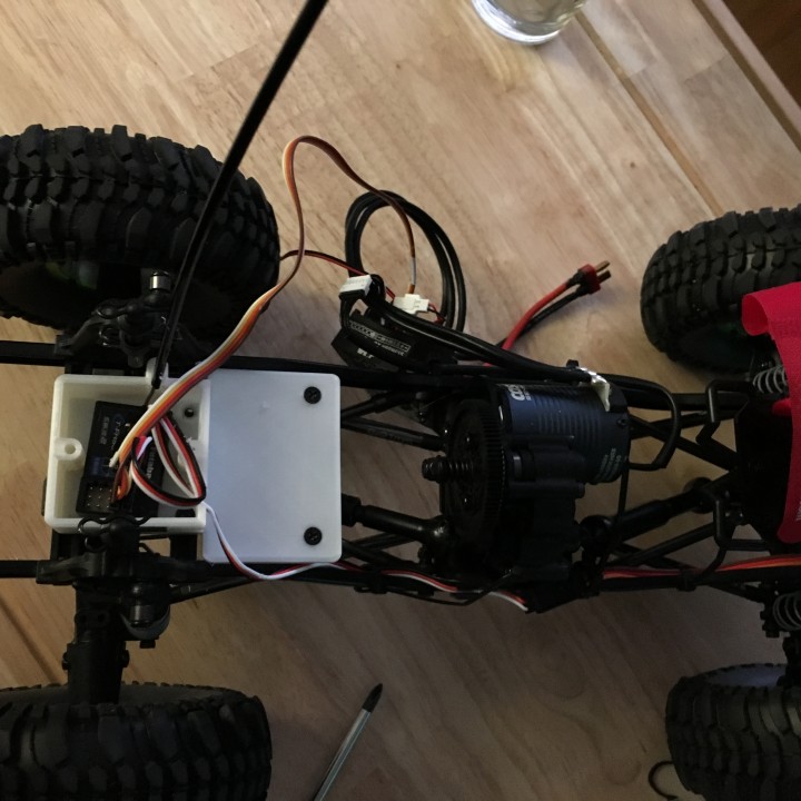3D Printable Axial SCX10 Radio box and ESC Mounting Plate by Jay Sickoll