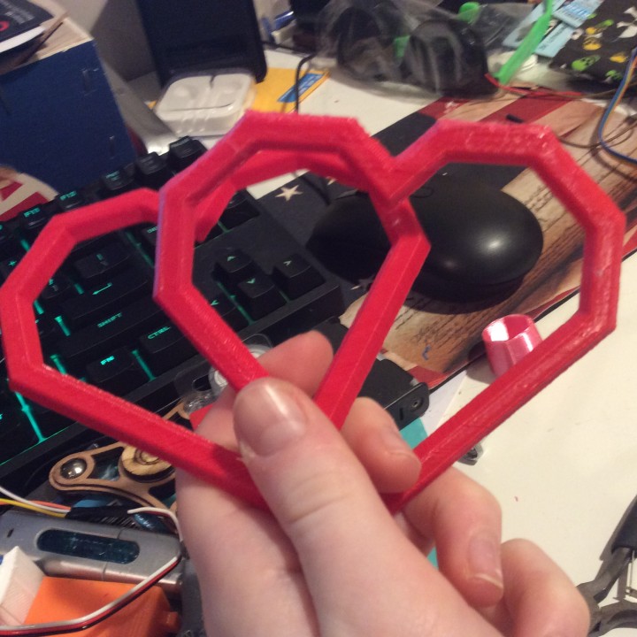 3D Printable interlocking heart by Jacob
